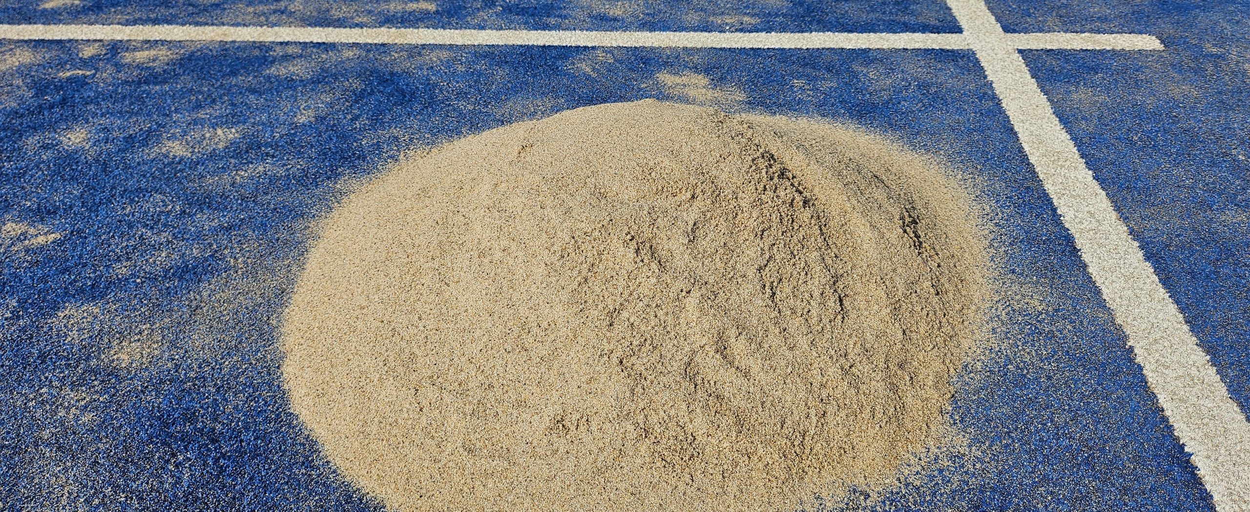 Instrooi zand voor padelbanen - PadelFactory Shop