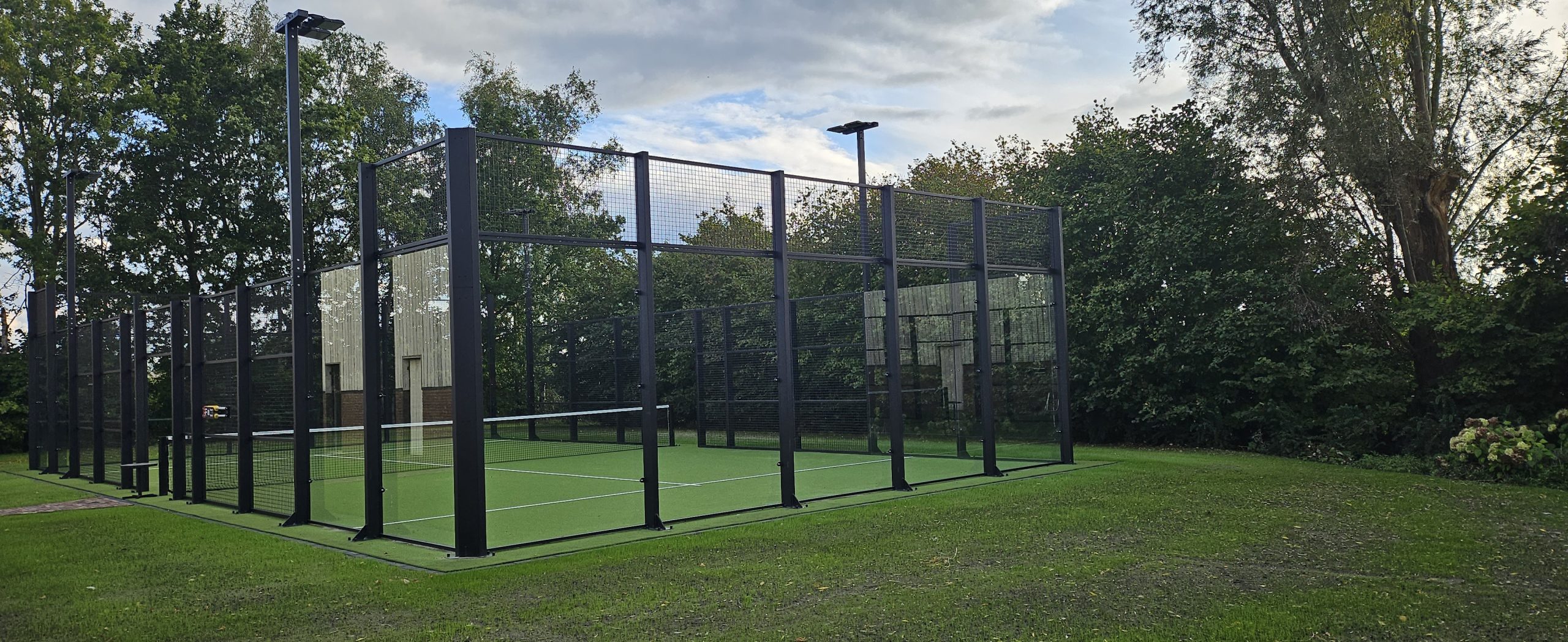 Padelbaan in achtertuin - Padel Factory